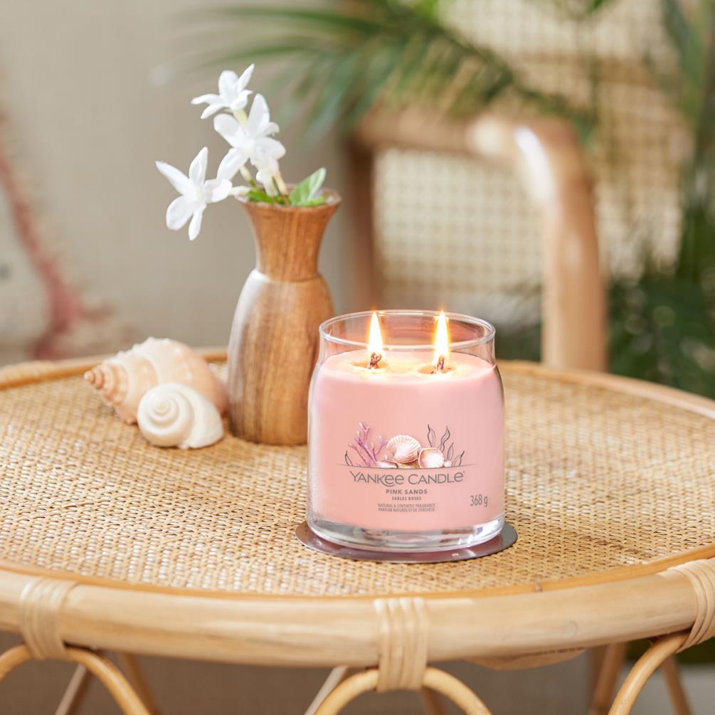Pink yankee candle store